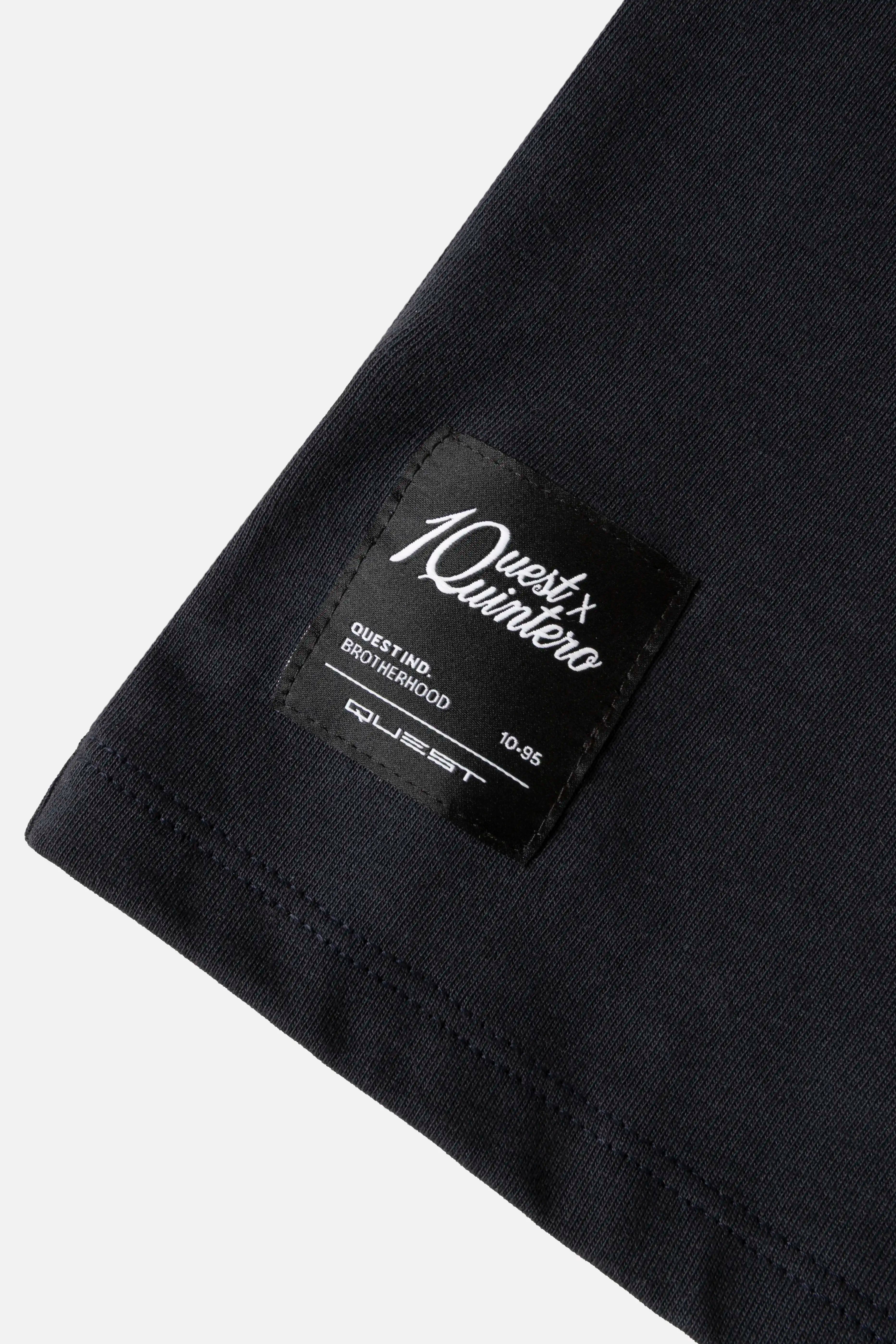 CAMISETA OVERSIZE ESTAMPADA NEGRO QUEST X JUAN FERNANDO QUINTERO ...